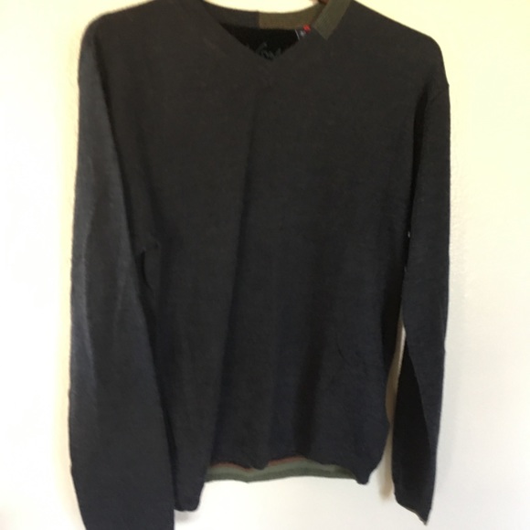 Robert Graham | Sweaters | 425 Robert Graham Grey Wool V Neck Sweater ...